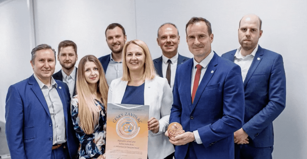 Ocenění Český zavináč získal NÚKIB, zlepšil kybernetickou odolnost